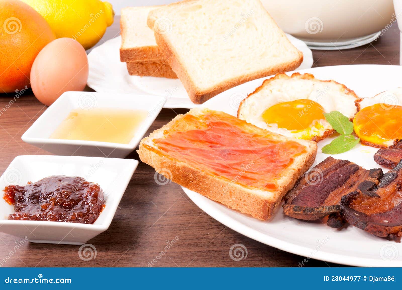 Comida pesada imagen de archivo. Imagen de desayuno, almuerzo - 28044977