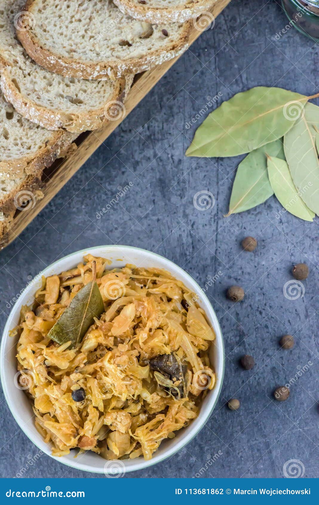 Comida Polaca Tradicional - Bigos Foto de archivo - Imagen de chucrut ...