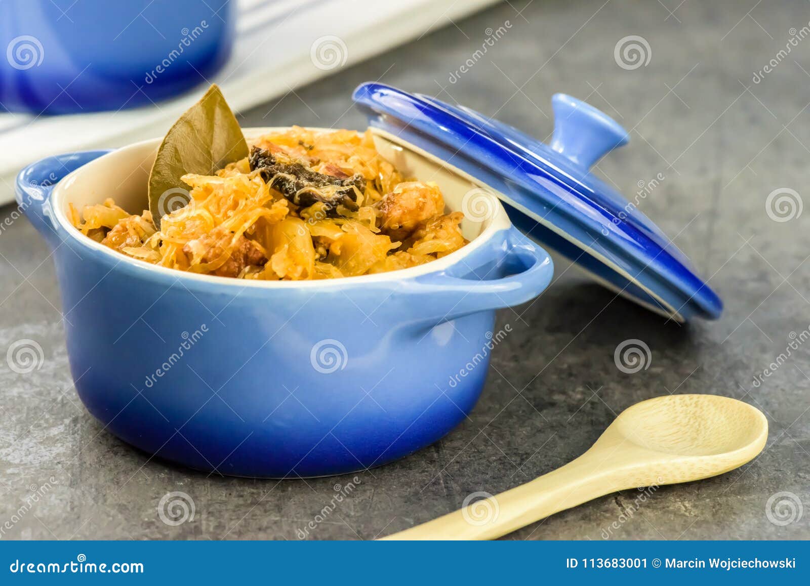 Comida Polaca Tradicional - Bigos Imagen de archivo - Imagen de cerdo ...