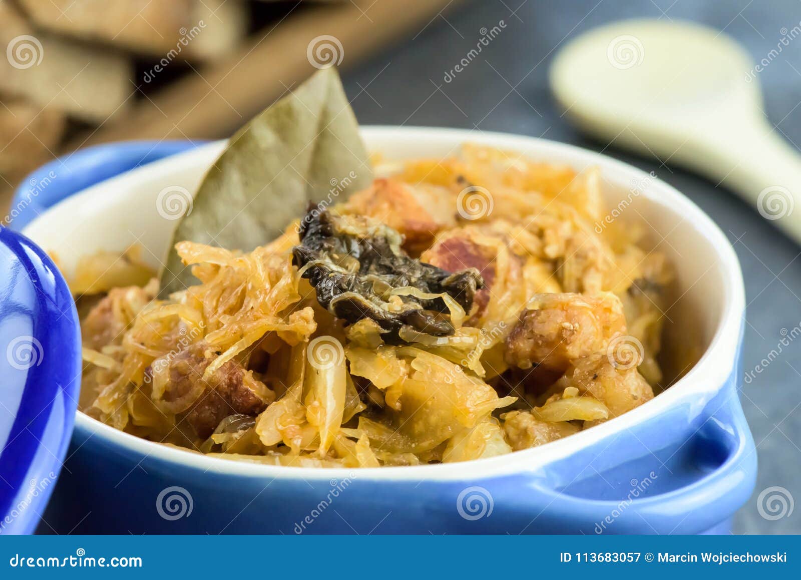 Comida Polaca Tradicional - Bigos Imagen de archivo - Imagen de ahumado ...