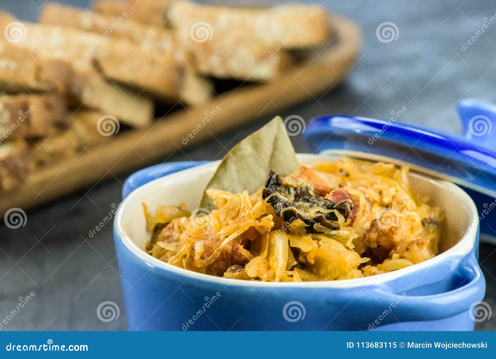 Comida Polaca Tradicional - Bigos Imagen de archivo - Imagen de ...