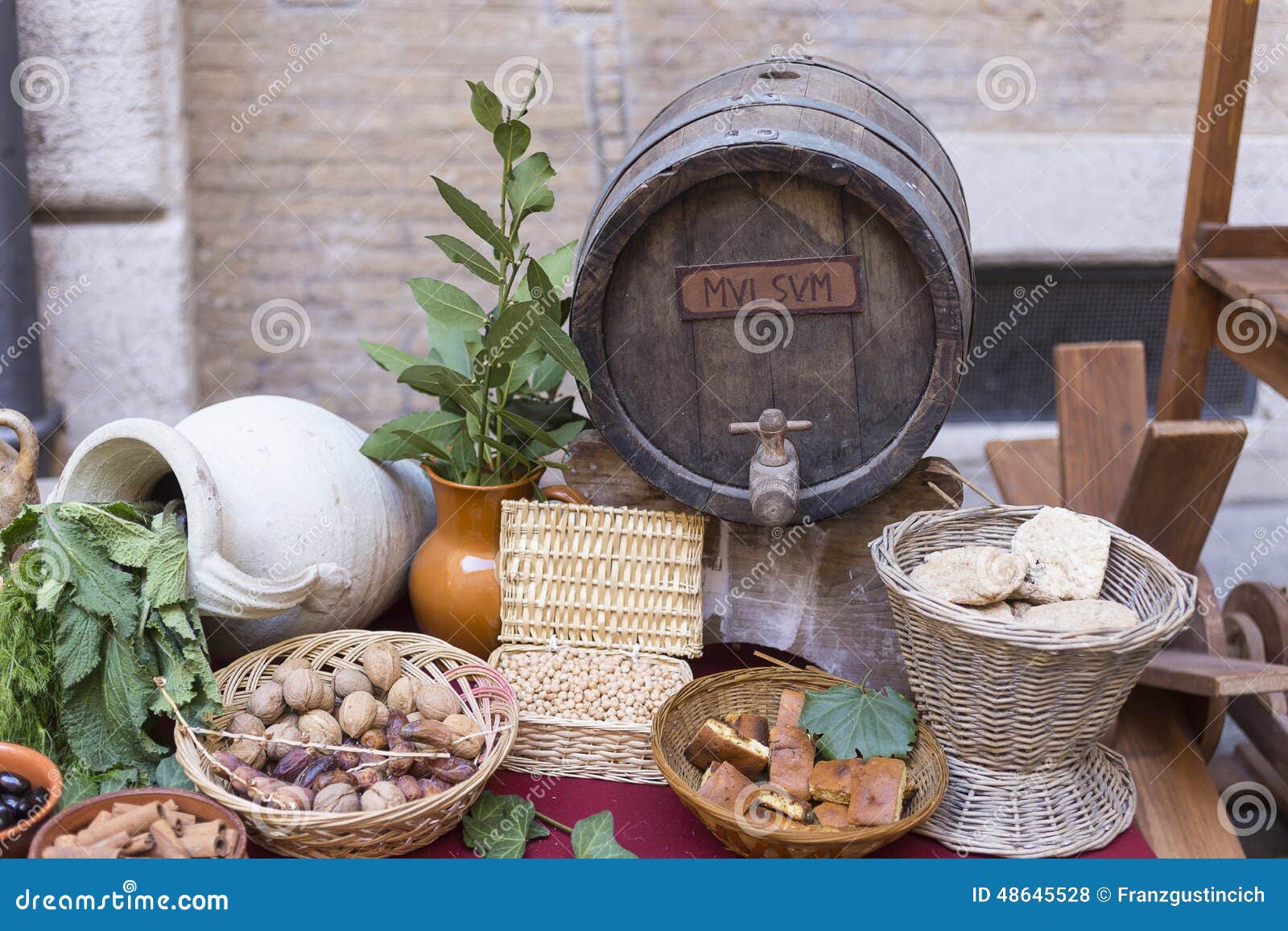 Comida romana del imperio foto de archivo. Imagen de secado - 48645528