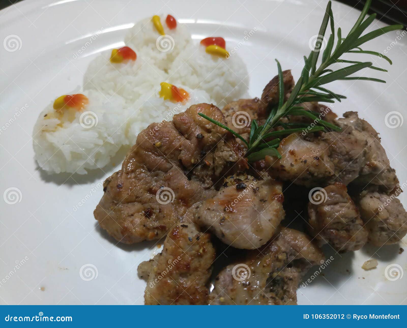 Comida Sazonada De La Carne De Vaca Y Del Arroz Foto de archivo ...