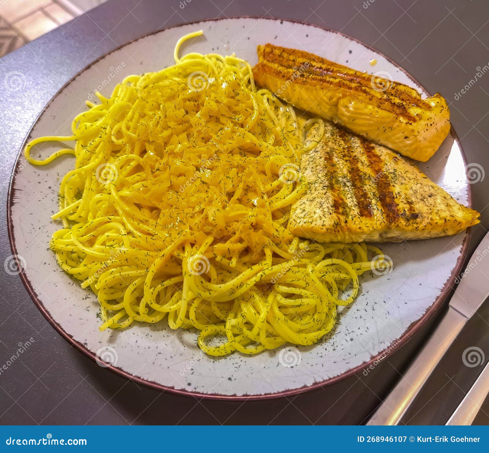 Comida Simple Y Deliciosa Preparada a Solas Imagen de archivo - Imagen ...