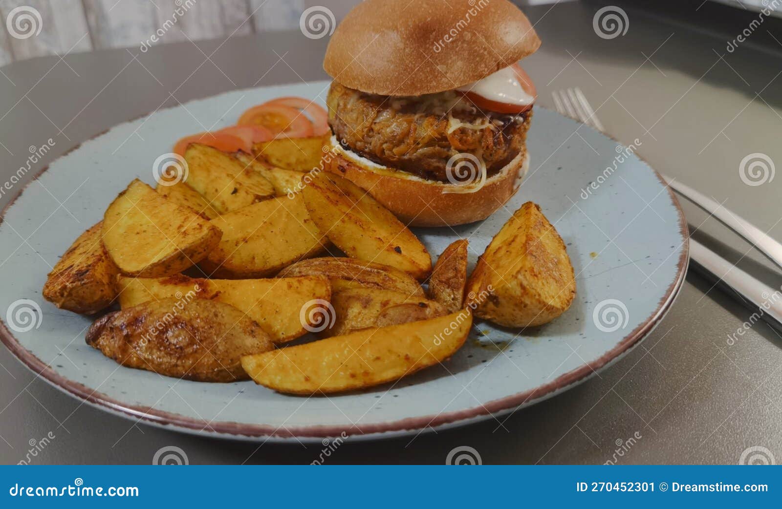 Comida Simple Y Deliciosa Preparada a Solas Imagen de archivo - Imagen ...