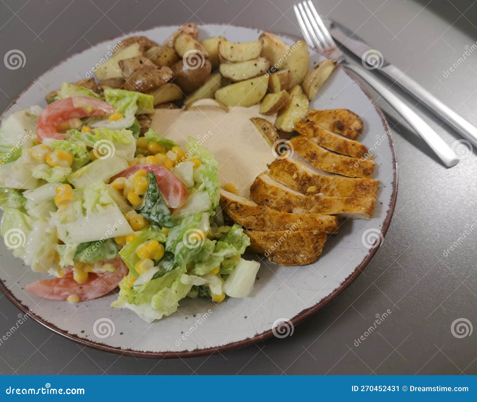 Comida Simple Y Deliciosa Preparada a Solas Imagen de archivo - Imagen ...