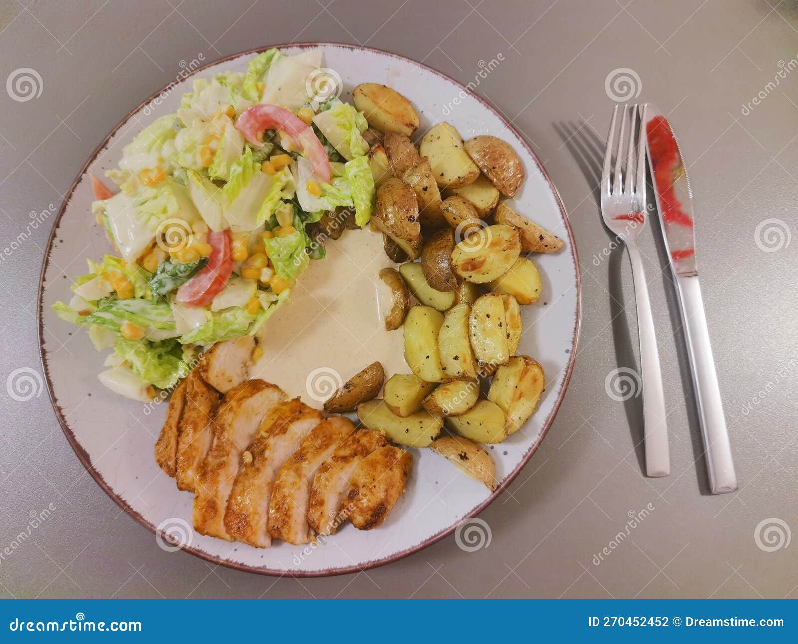 Comida Simple Y Deliciosa Preparada a Solas Foto de archivo - Imagen de ...
