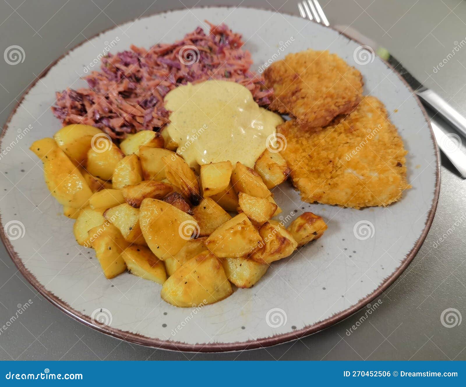 Comida Simple Y Deliciosa Preparada a Solas Foto de archivo - Imagen de ...