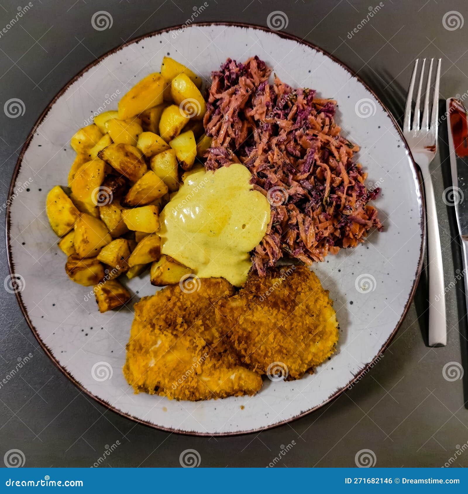 Comida Simple Y Deliciosa Preparada a Solas Foto de archivo - Imagen de ...