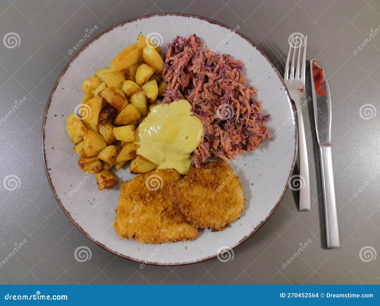 Comida Simples E Deliciosa Autopreparada Foto de Stock - Imagem de ...