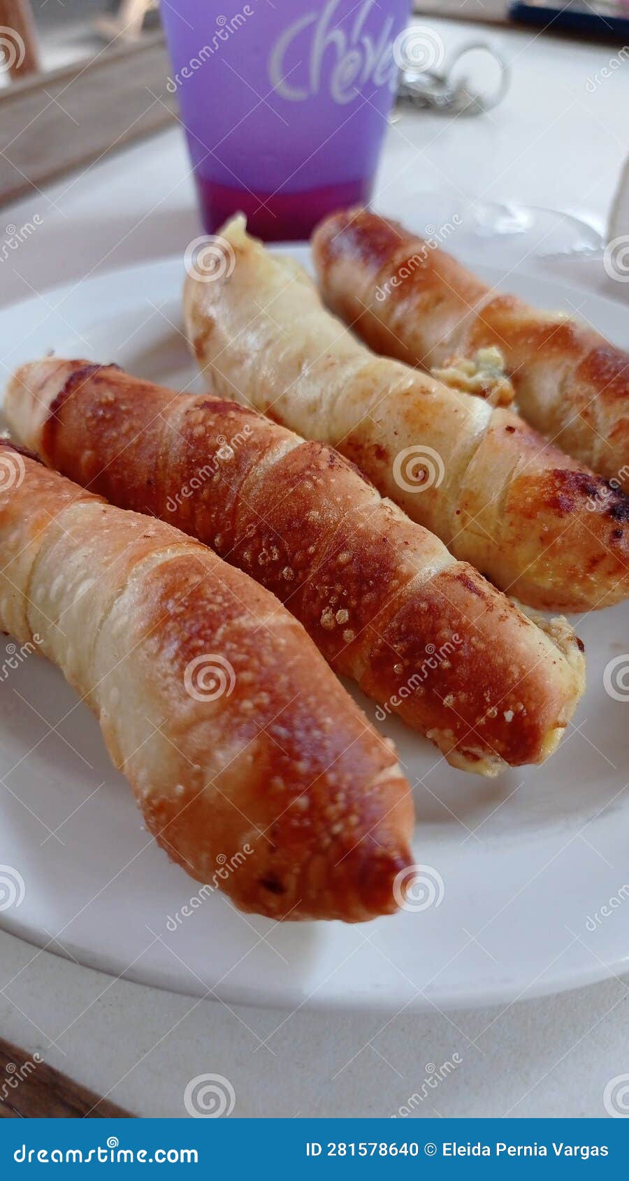 Comida Tipica Venezuela Tequeno Foto de archivo - Imagen de bocado ...