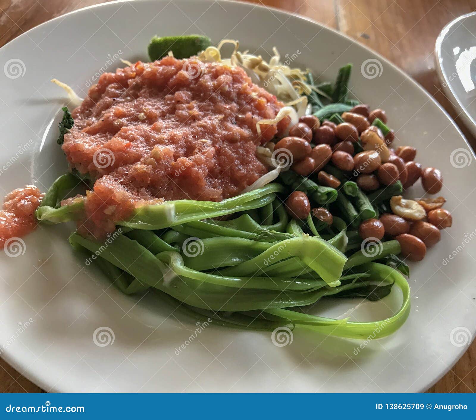 Comida Tradicional De Plecing Kangkung Lombok Imagen de archivo ...