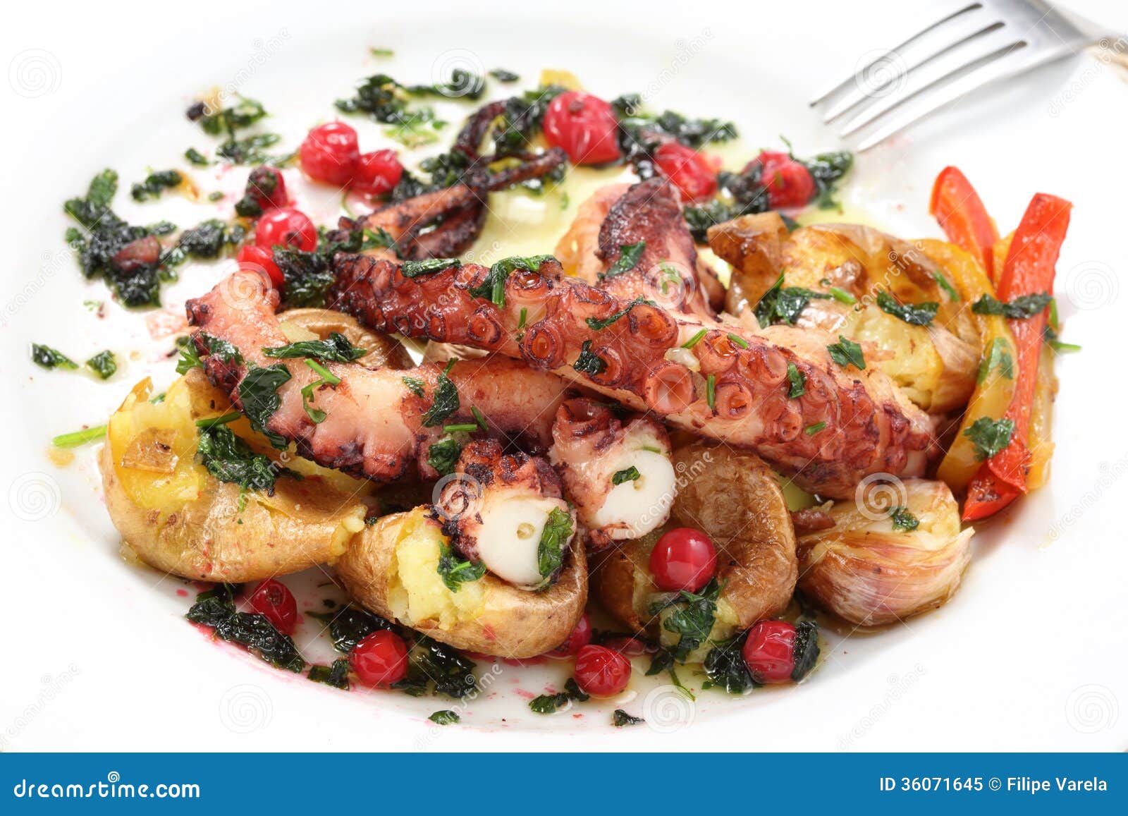 Comida Tradicional Pulpo-portuguesa Hervida Y Asada Imagen de archivo ...