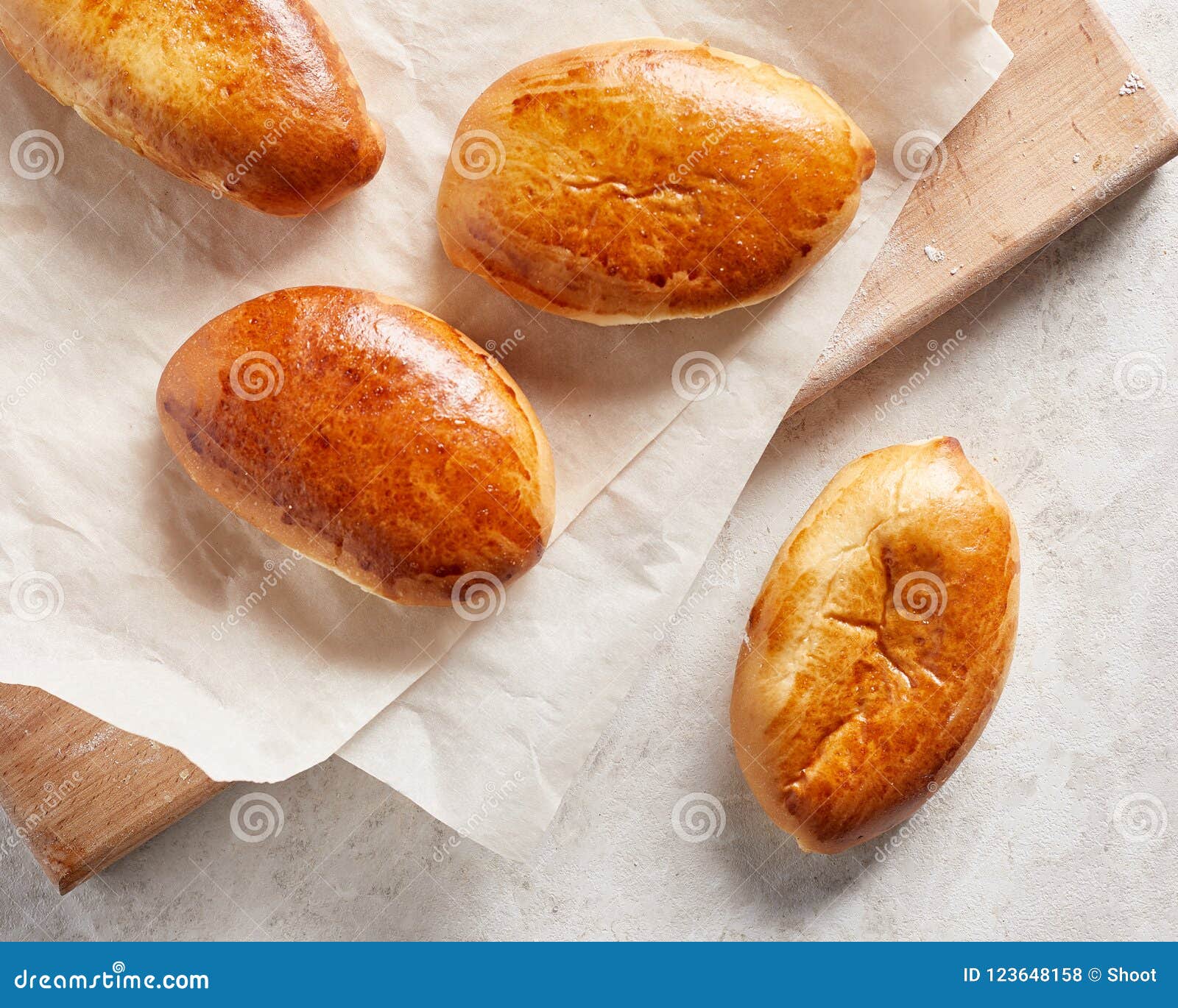 Comida Tradicional Rusa - Hotcakes Con La Patata Foto de archivo ...