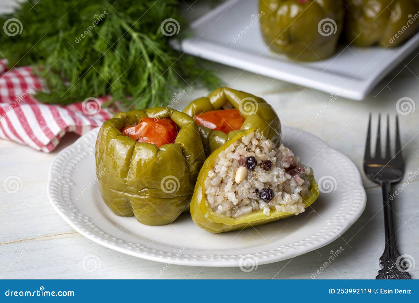 Comida Tradicional Turca Rellena De Pimienta Turca Nombre Biber Dolmasi ...