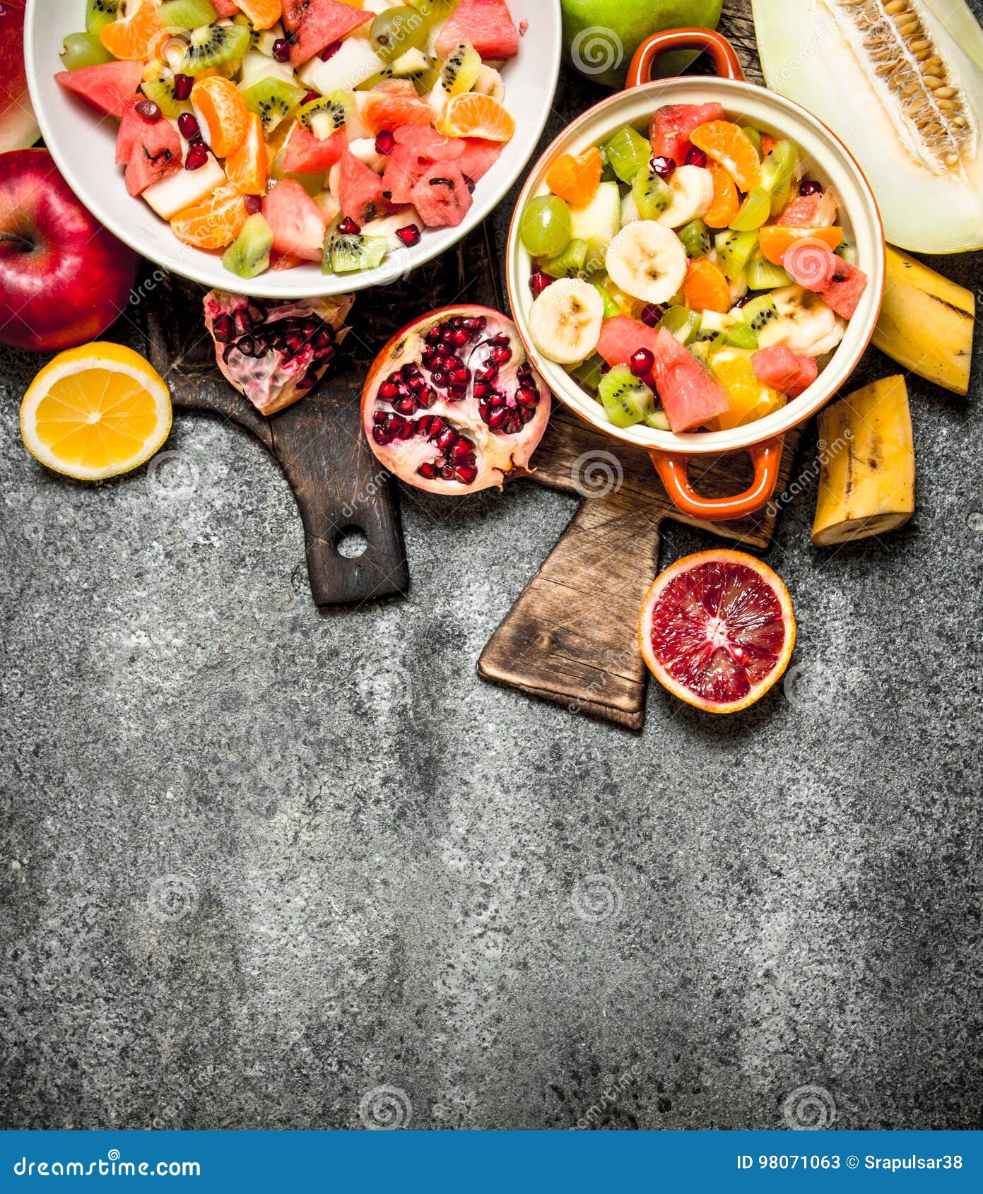 Comida Tropical Una Ensalada De Fruta Tropical Imagen de archivo ...