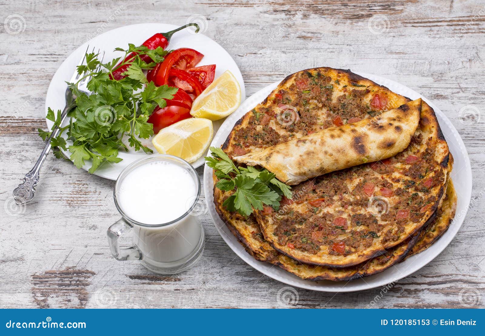Comidas Turcas Tradicionales; Lahmacun Imagen de archivo - Imagen de ...