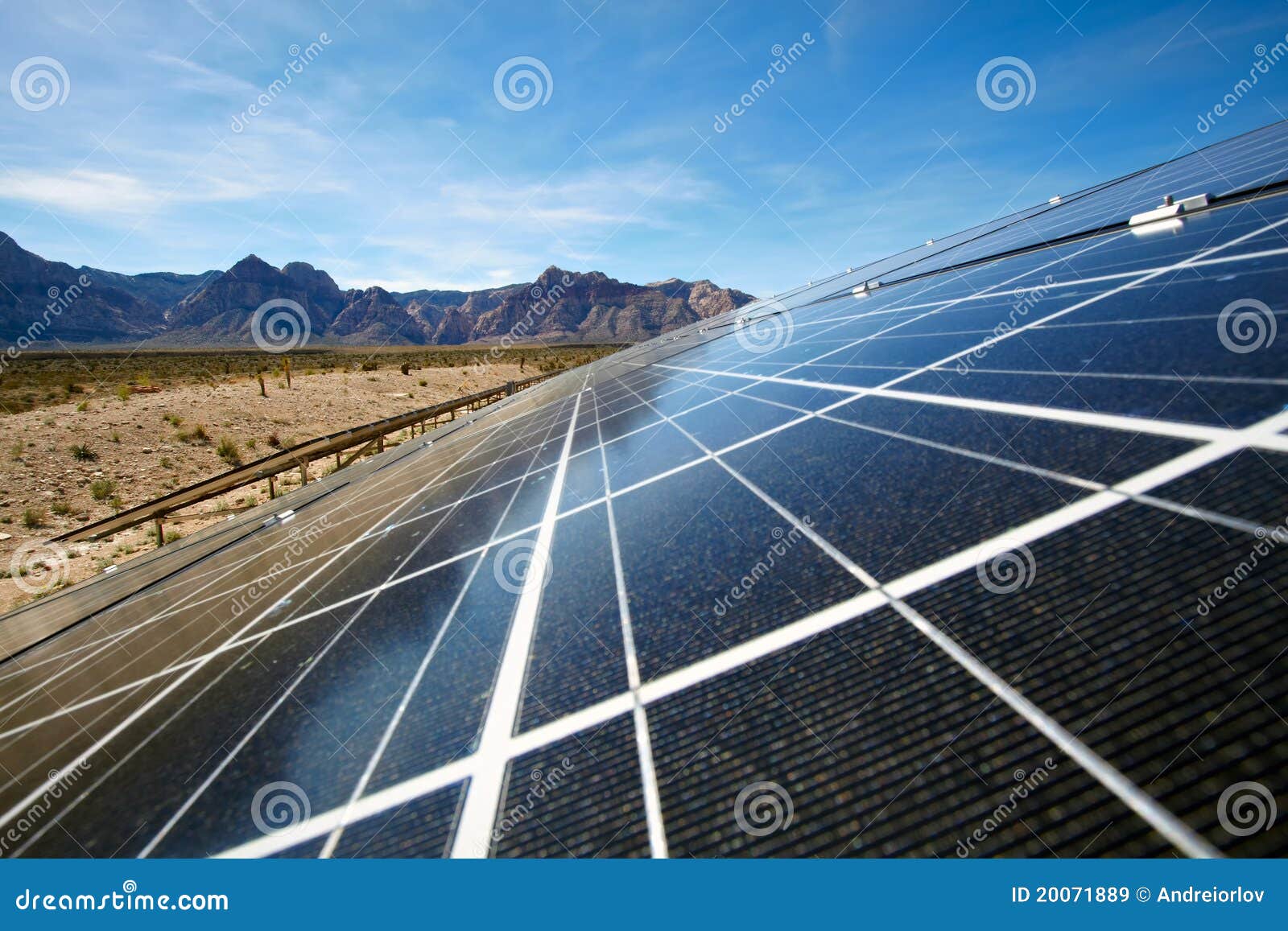 Comitati Solari Nel Deserto Di Mojave. Immagine Stock - Immagine di ...