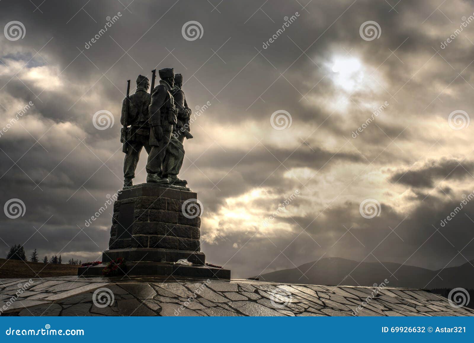 Commando Statue in the Great Glen Stock Photo - Image of mountains ...