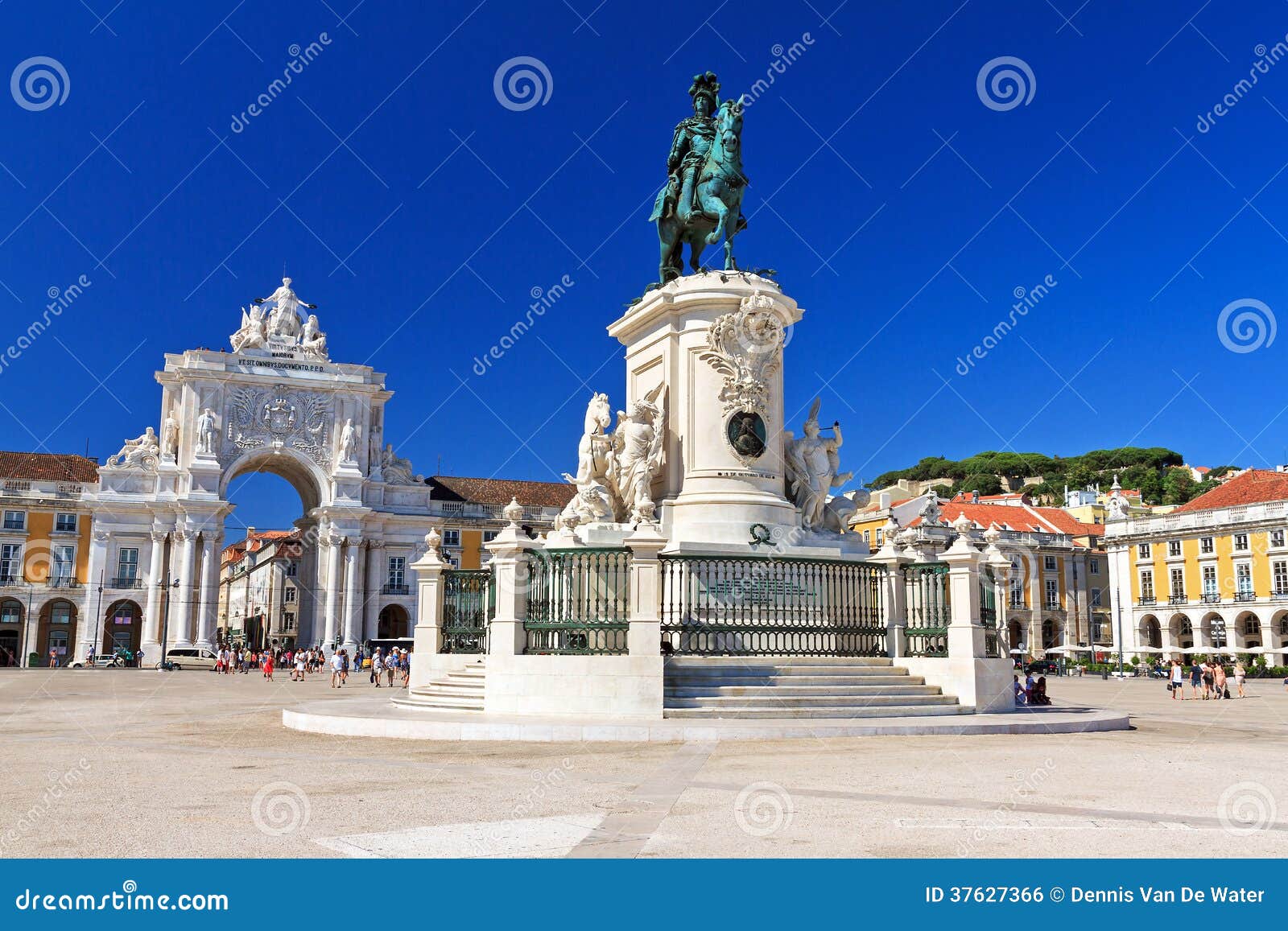 Commerce square Lisbon editorial photo. Image of jose - 37627366