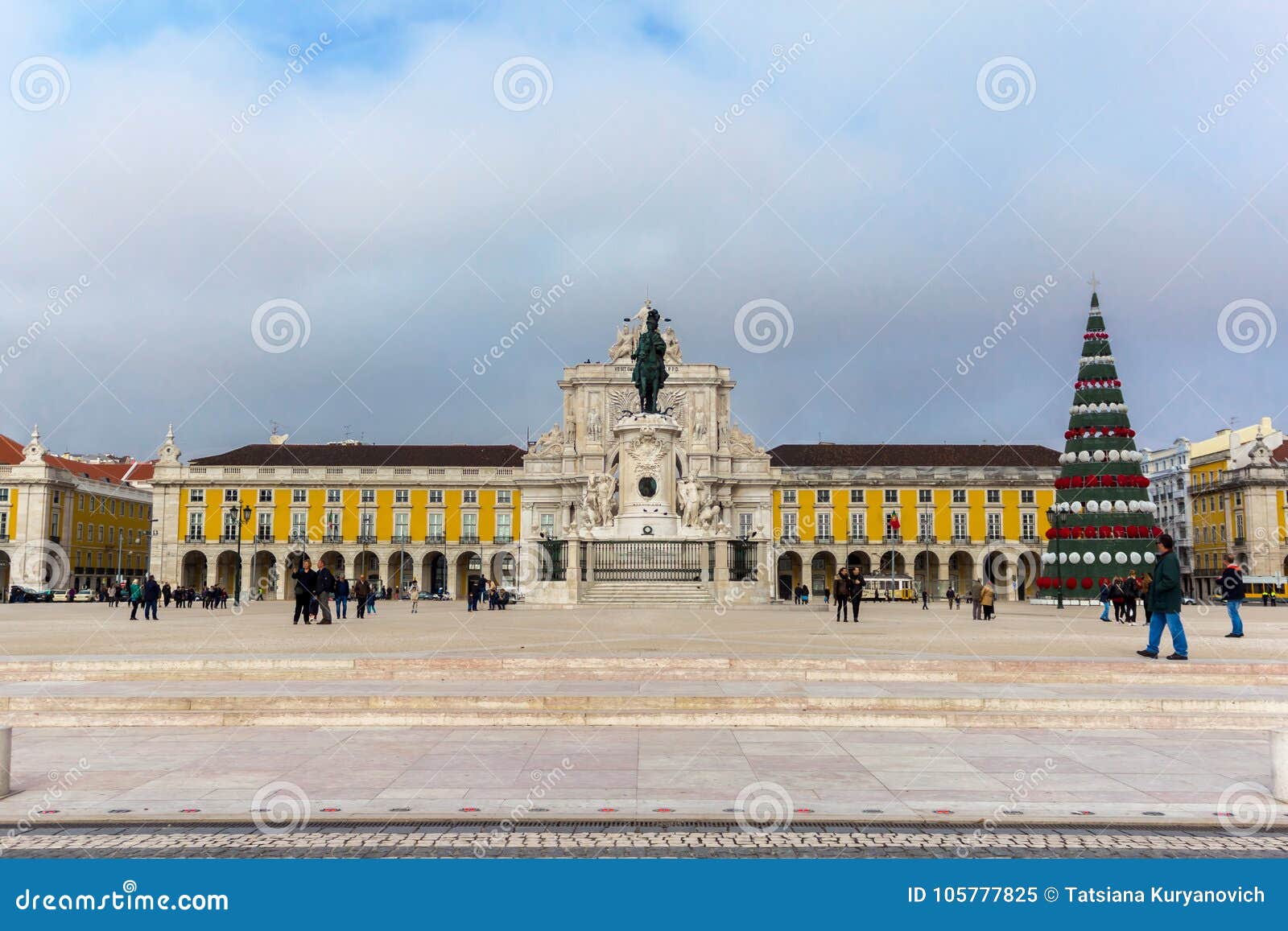 Commerce Square Praca Do Comercio in Lisbon Editorial Image - Image of ...