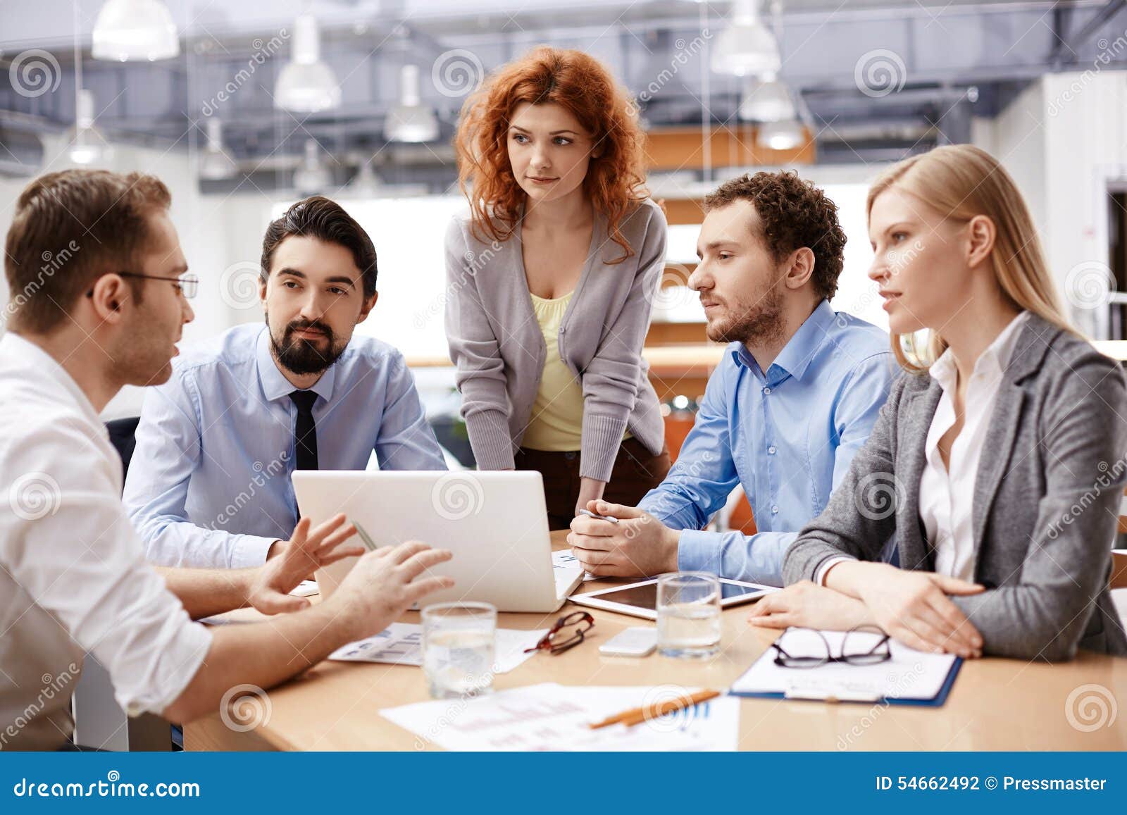 Commerciële vergadering stock foto. Image of groep, planning - 54662492