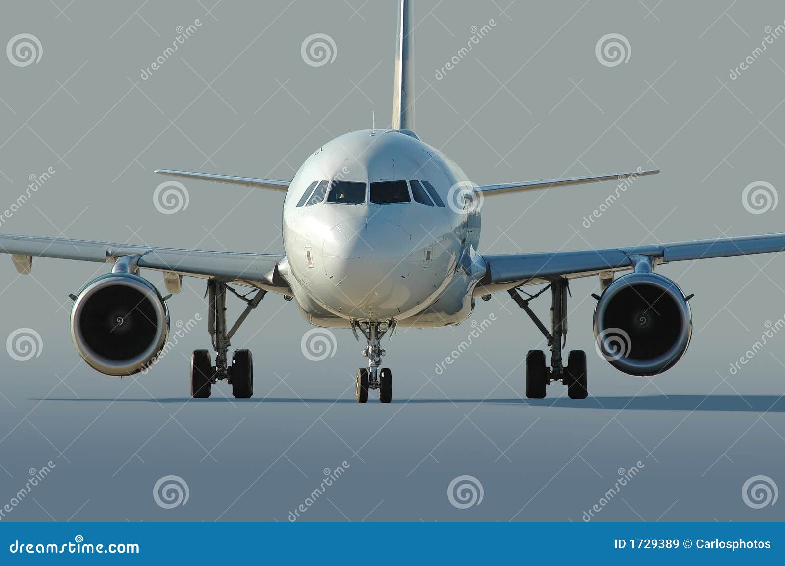 Commercial Airliner Taxiing Stock Image - Image of propulsion ...