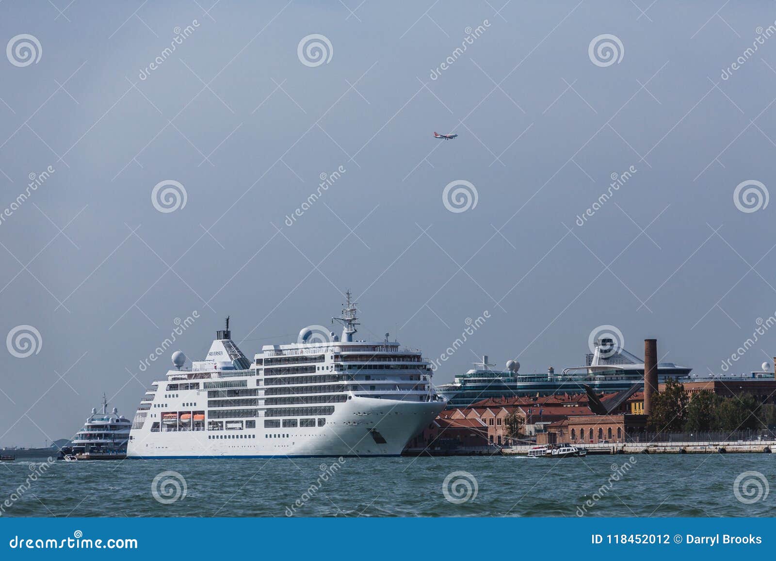 Airplane Over Cruise Ships in Venice Editorial Photography - Image of ...