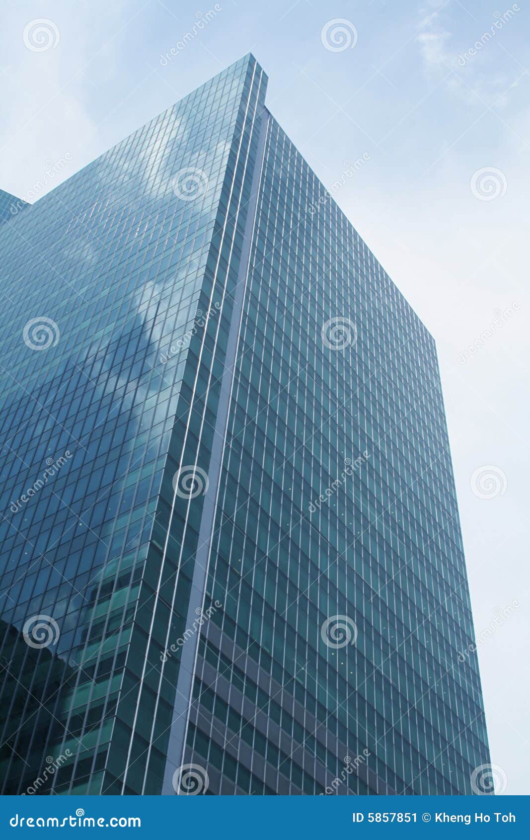 Commercial Skyscraper Building Rising To the Sky Stock Image - Image of ...