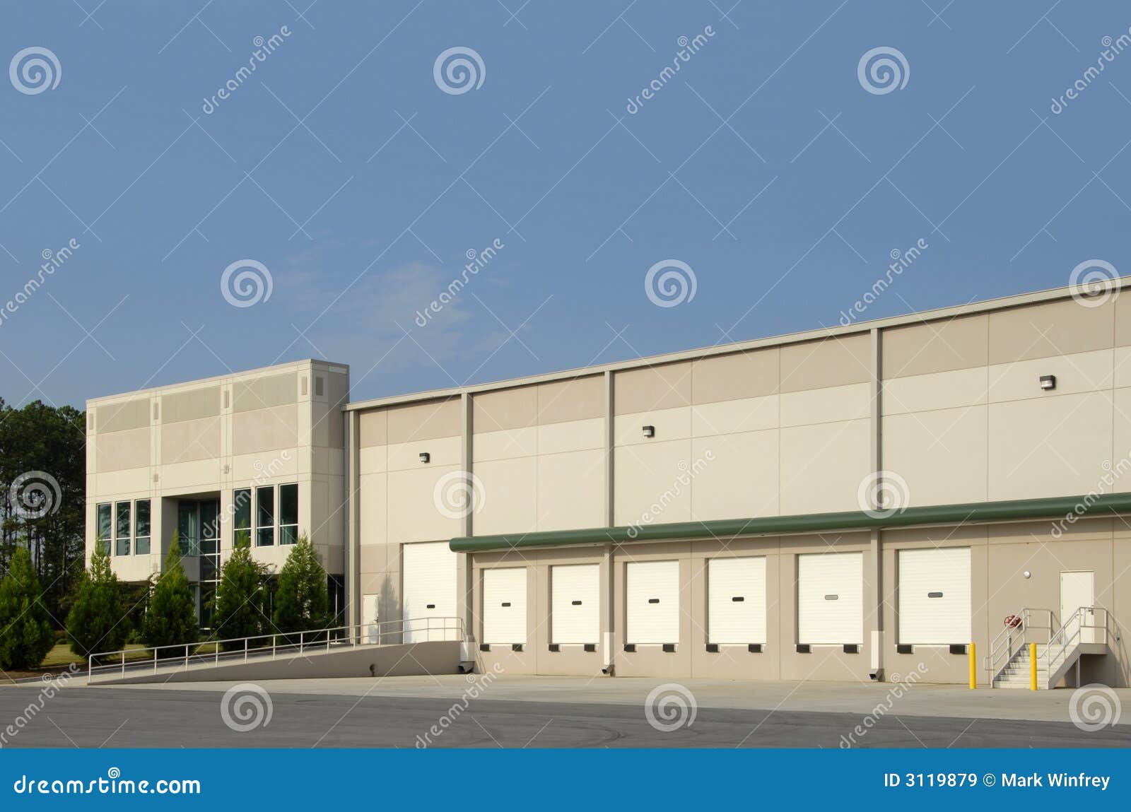 Commercial Warehouse stock image. Image of industry, cargo - 3119879