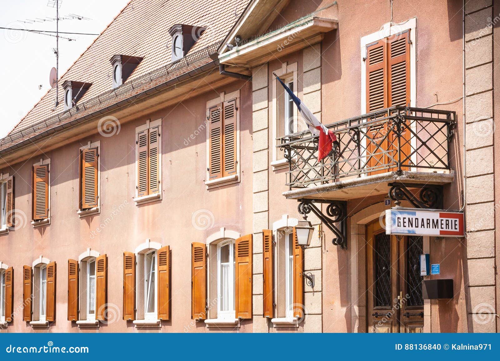 Commissariato Di Polizia in Francia Fotografia Stock - Immagine di ...