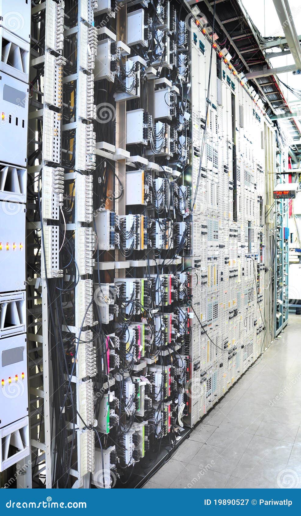 Communication server room stock image. Image of message - 19890527