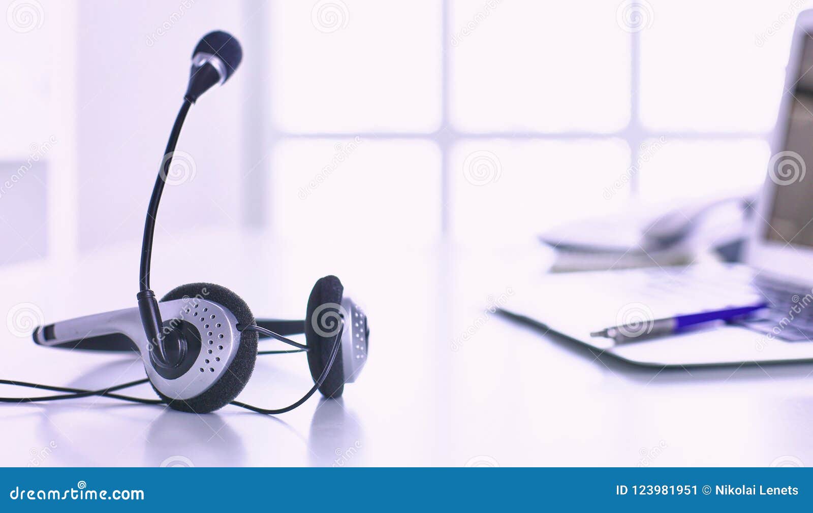 Communication Support, Call Center and Customer Service Help De Stock ...