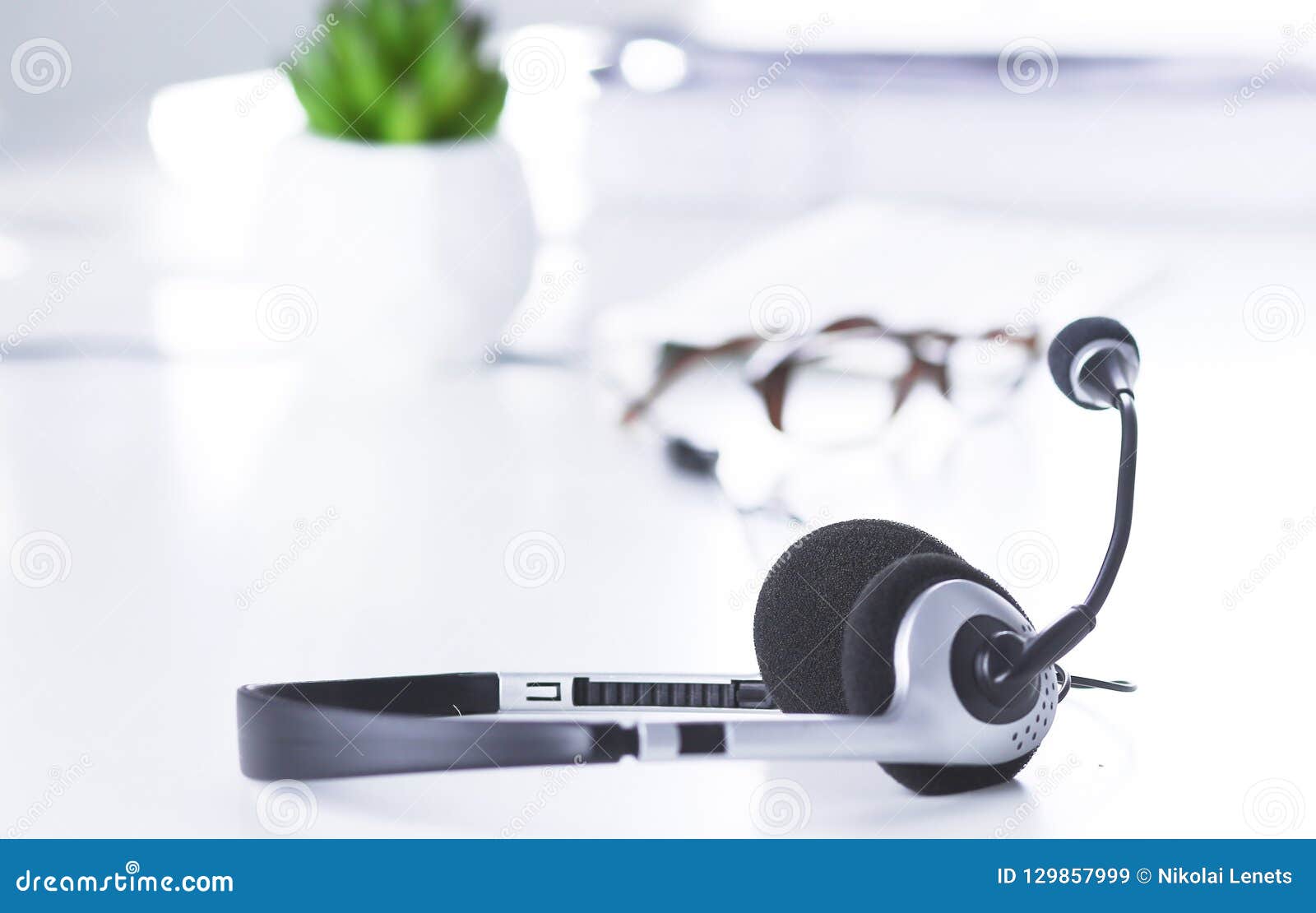 Communication Support, Call Center and Customer Service Help De Stock ...