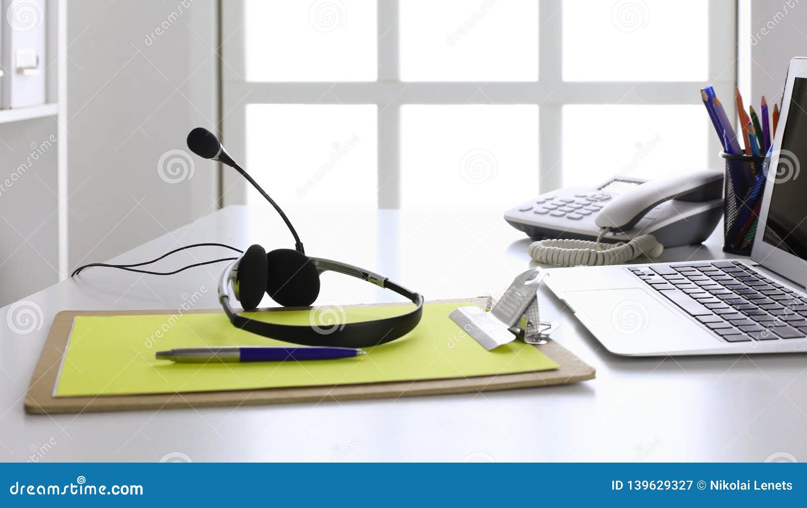 Communication Support, Call Center and Customer Service Help De Stock ...