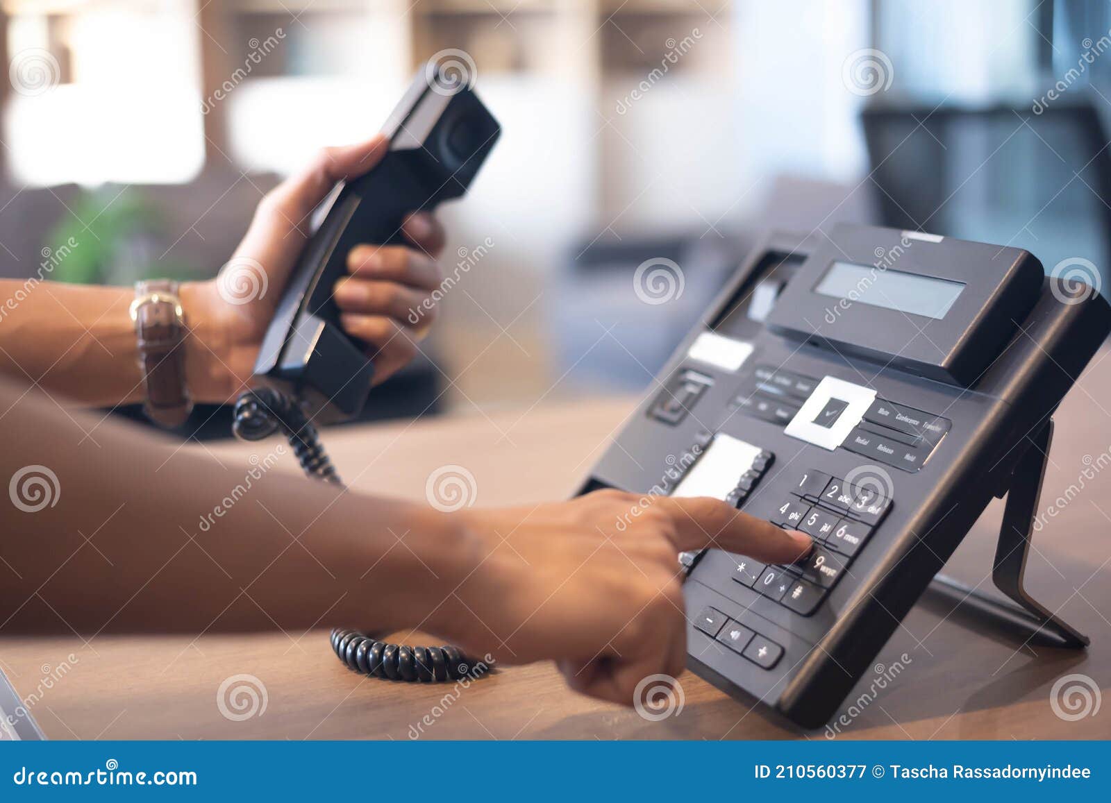 Communication Support, Call Center and Customer Service Help Desk .for ...