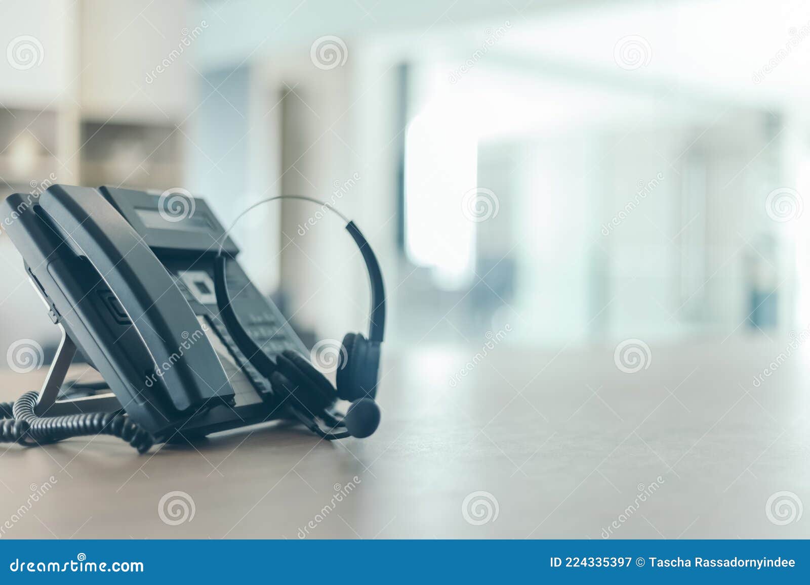 Communication Support, Call Center and Customer Service Help Desk.for ...