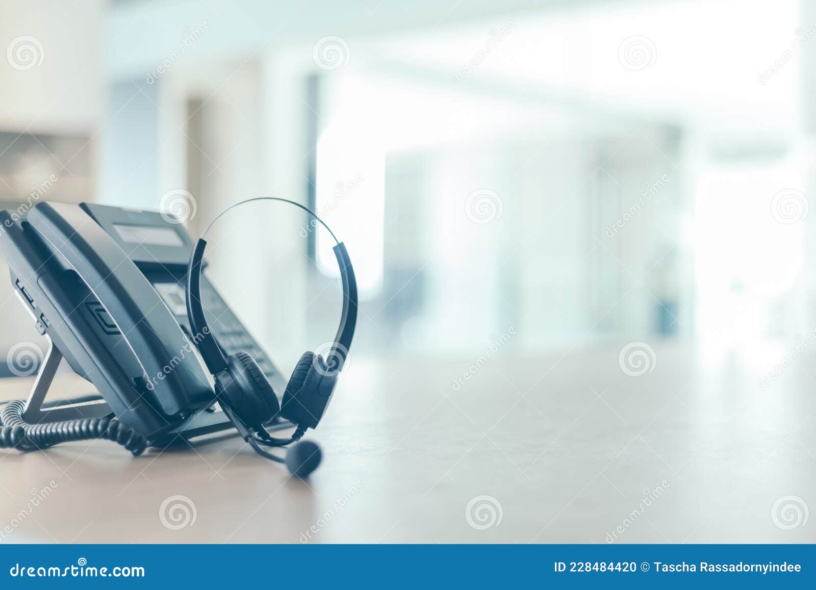 Communication Support, Call Center and Customer Service Help Desk. for ...