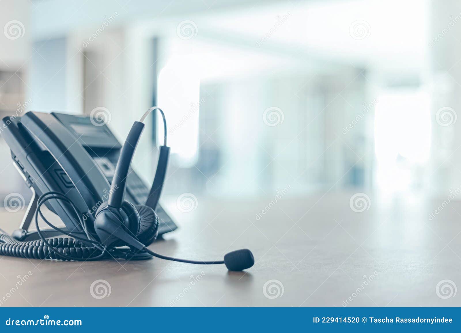 Communication Support, Call Center and Customer Service Help Desk.for ...
