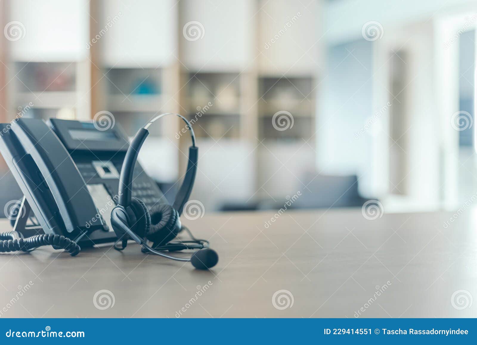 Communication Support, Call Center and Customer Service Help Desk.for ...