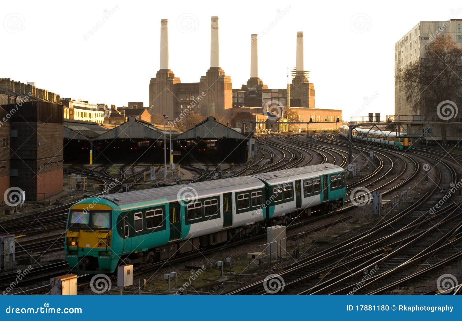 Commuter Train Approaching London Victoria Stock Photo - Image of coal ...