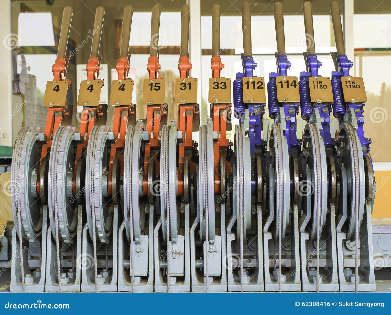 Commutez le train de shunt photo stock. Image du former - 62308416