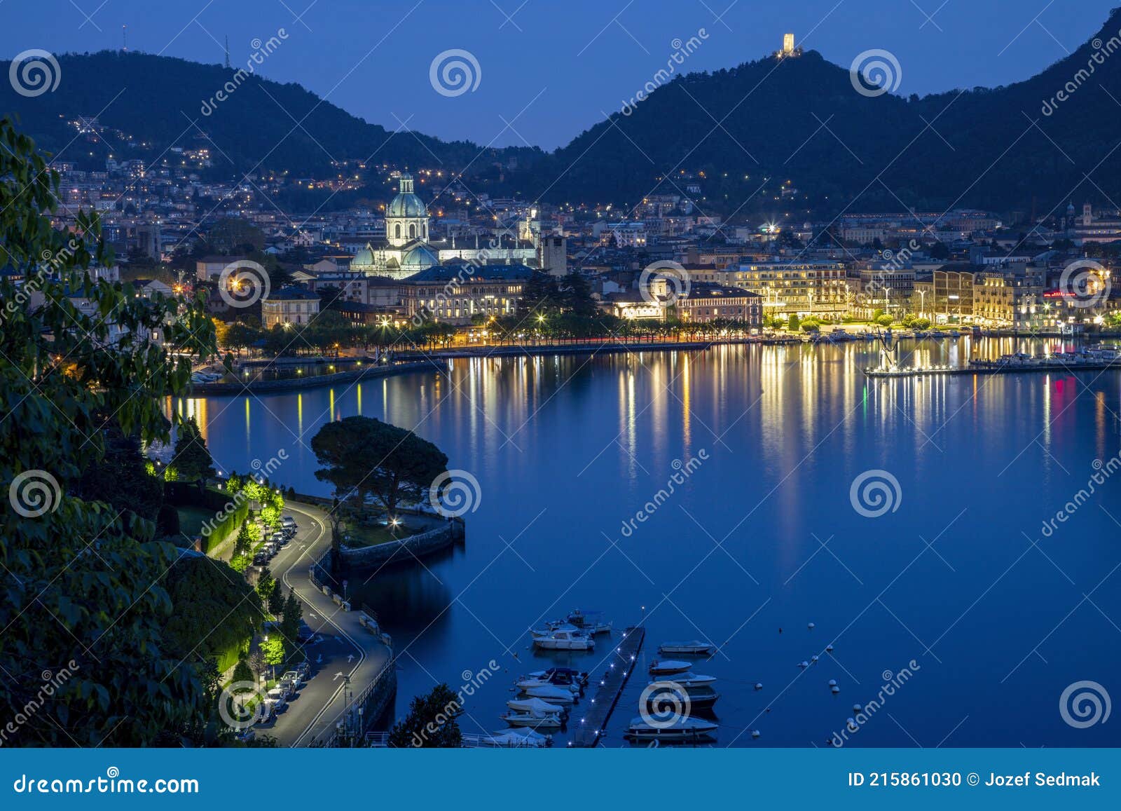 Como a Cidade Com a Catedral E O Lago Como Foto de Stock - Imagem de ...
