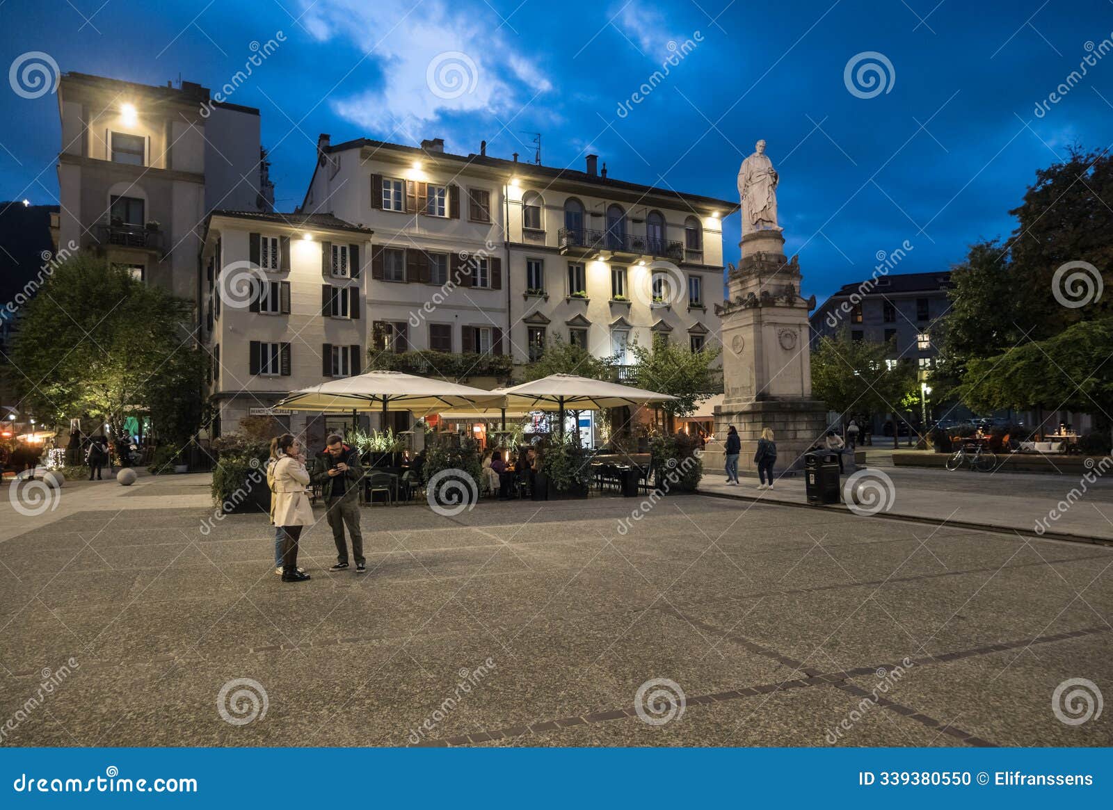 Volta Square in the Evening, Como, Italy Editorial Image - Image of ...