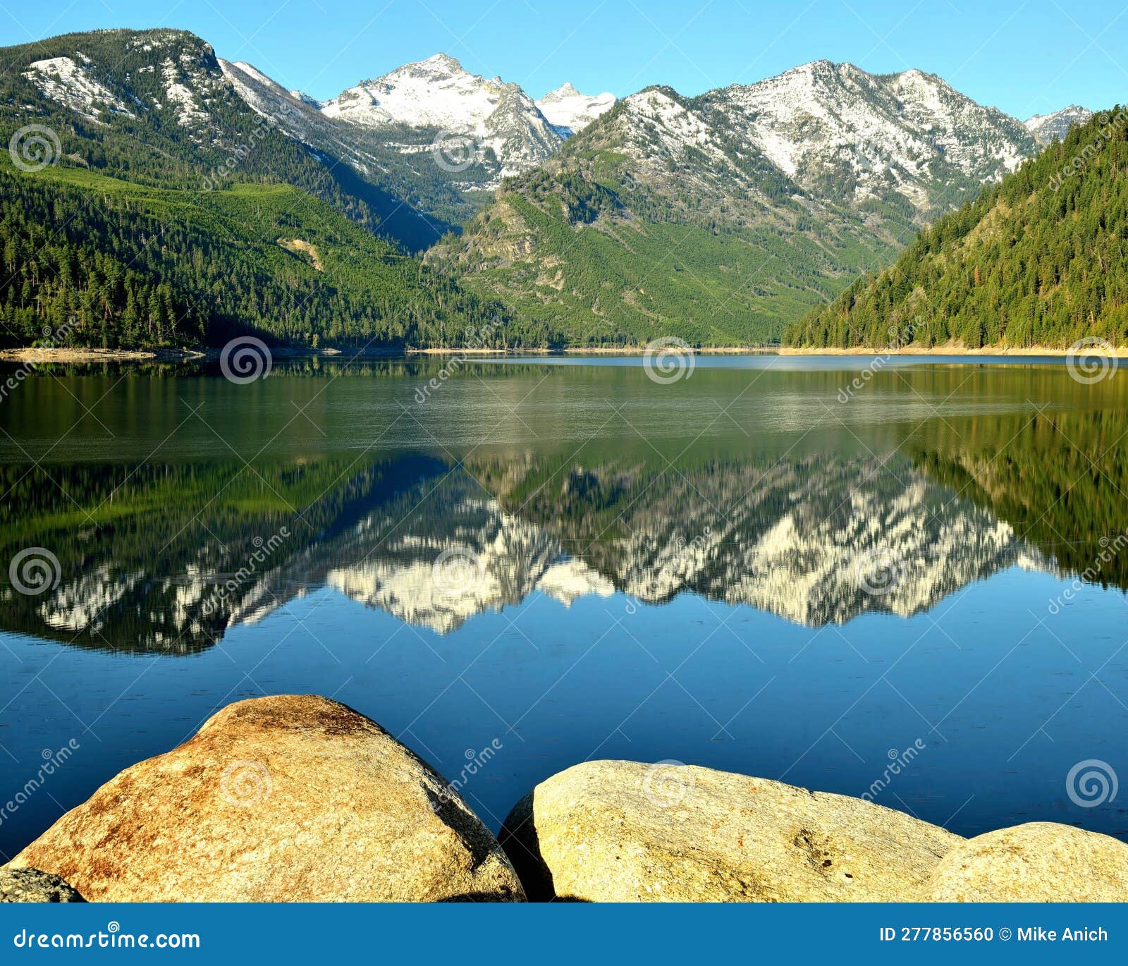 Como Peaks, Reflected in Lake Como, Bitterroot Mountains, Montana ...