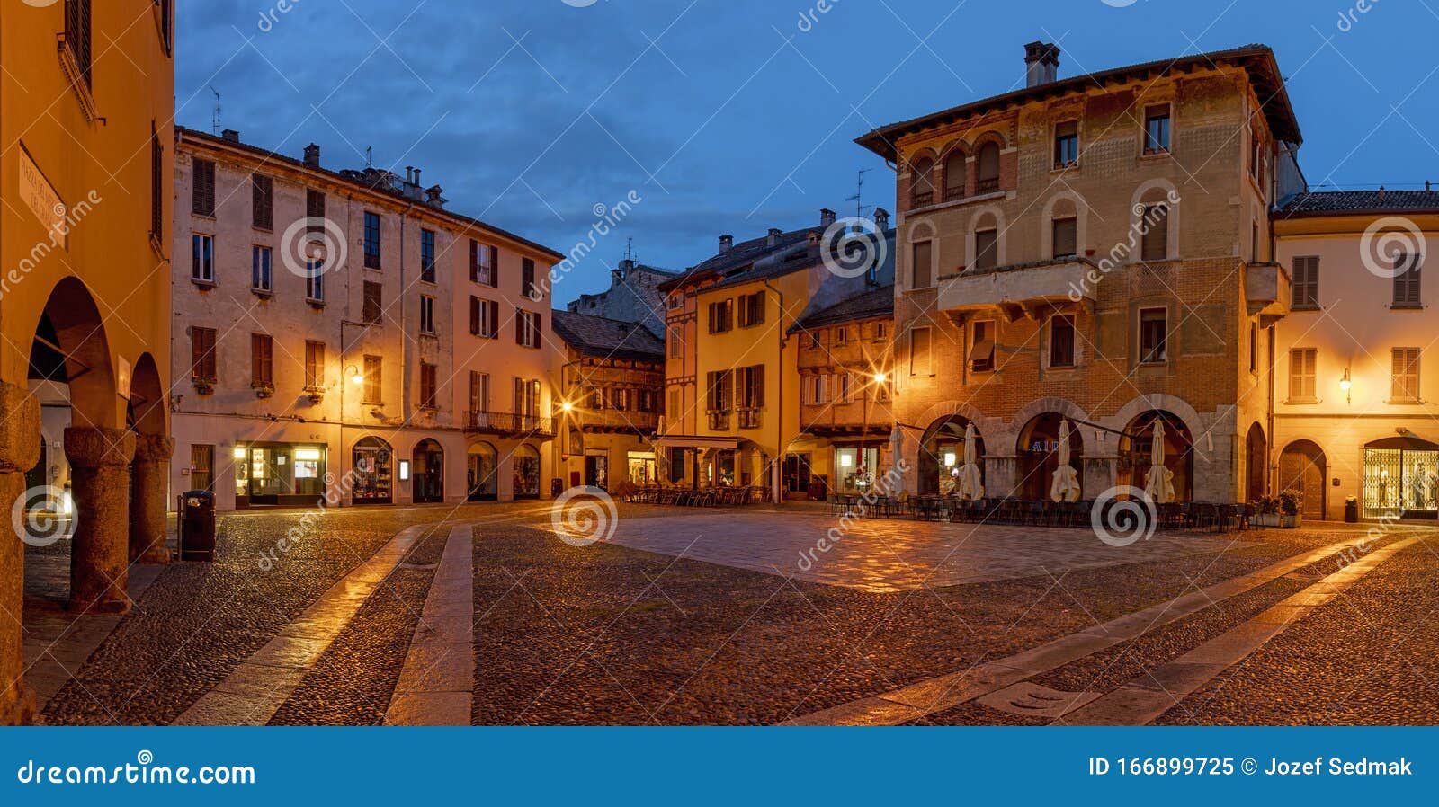 Como - the Square Piazza San Fedele and Square at Dusk Editorial Image ...