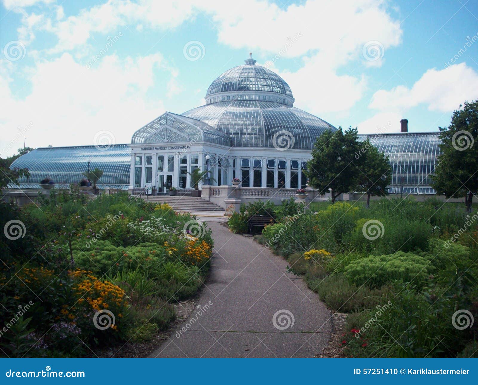 Como Zoo and Conservatory editorial image. Image of active - 57251410