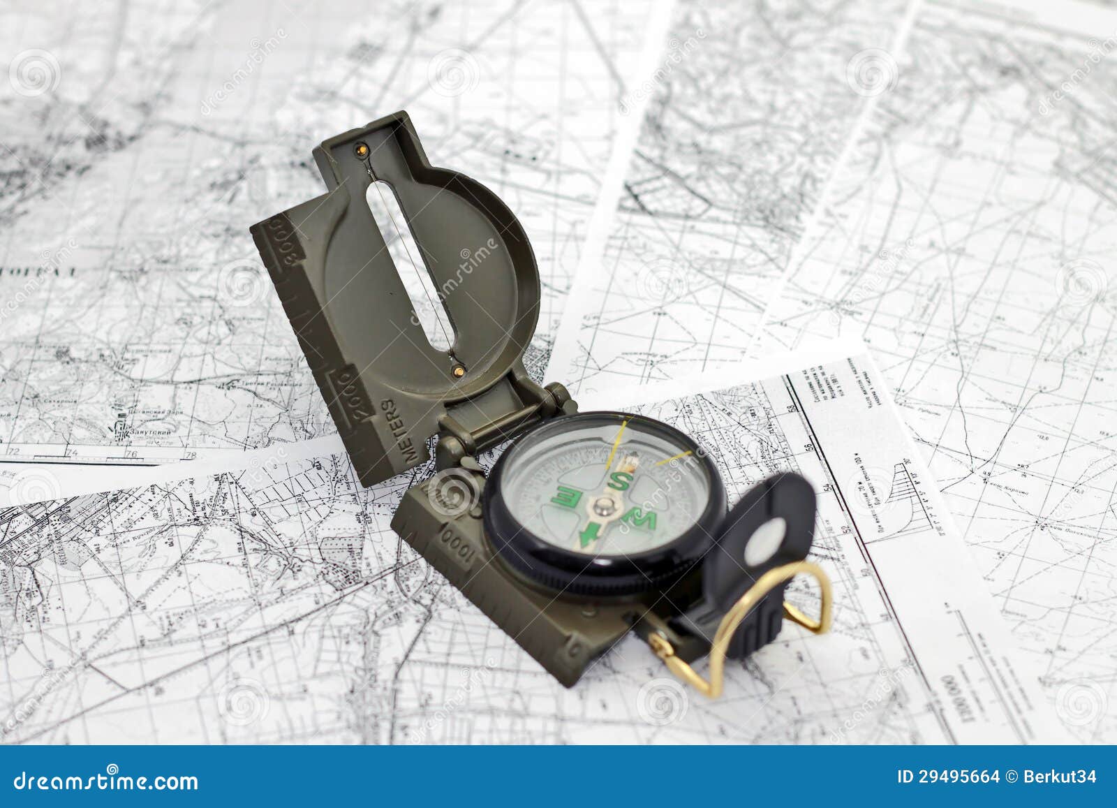 Compás En Los Mapas Del Fondo Imagen. Imagen: 29495664