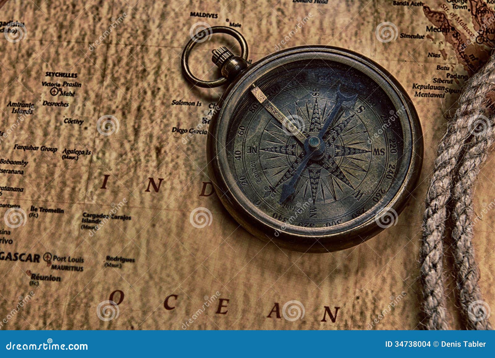 Compás en mapa foto de archivo. Imagen de recorrido, fondo - 34738004