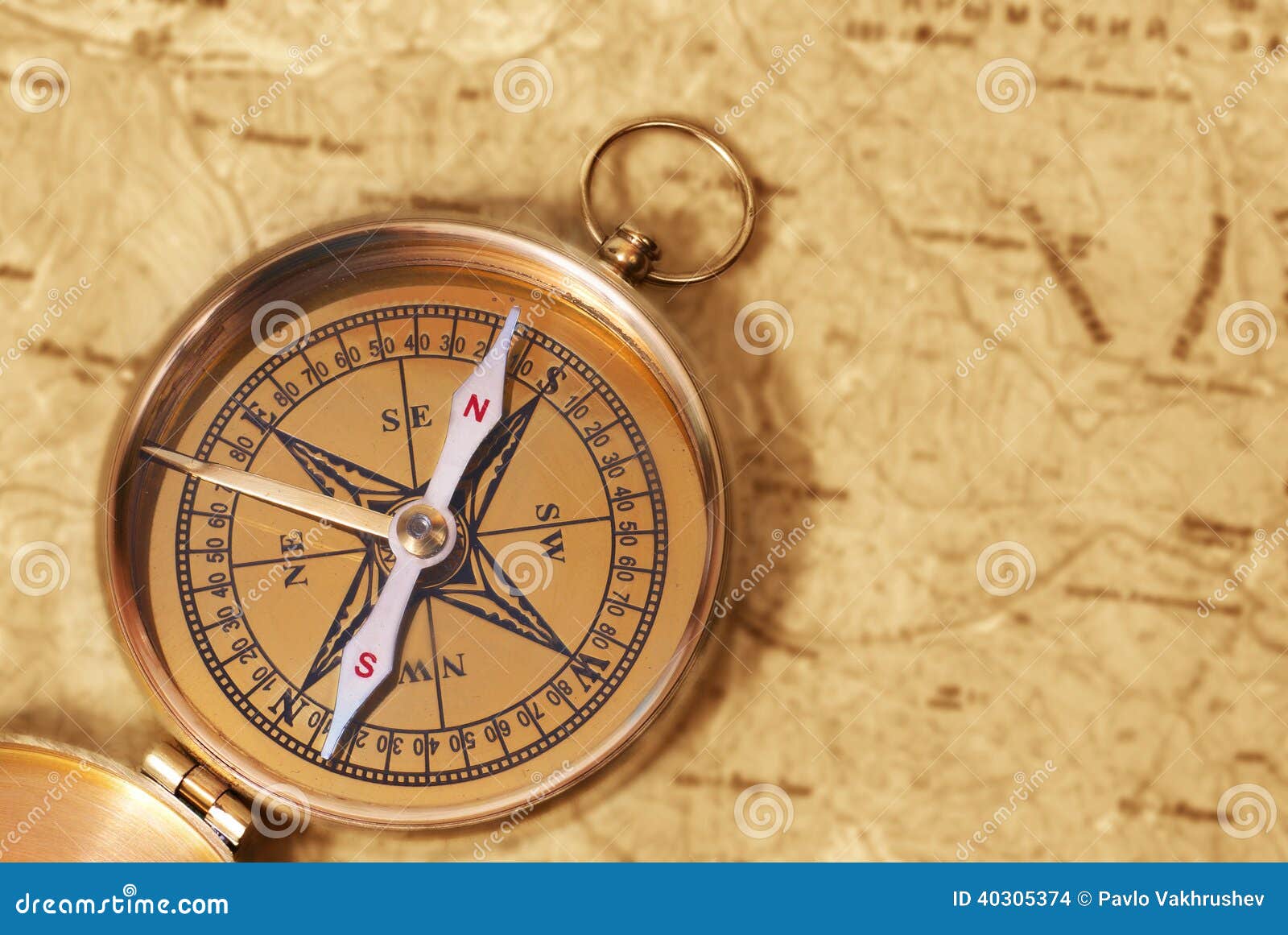 Compás en mapa viejo foto de archivo. Imagen de mancha - 40305374